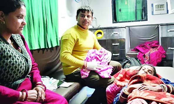 भड़ेला की गर्भवती महिला का एंबुलेंस में सुरक्षित प्रसव | Safe delivery ...