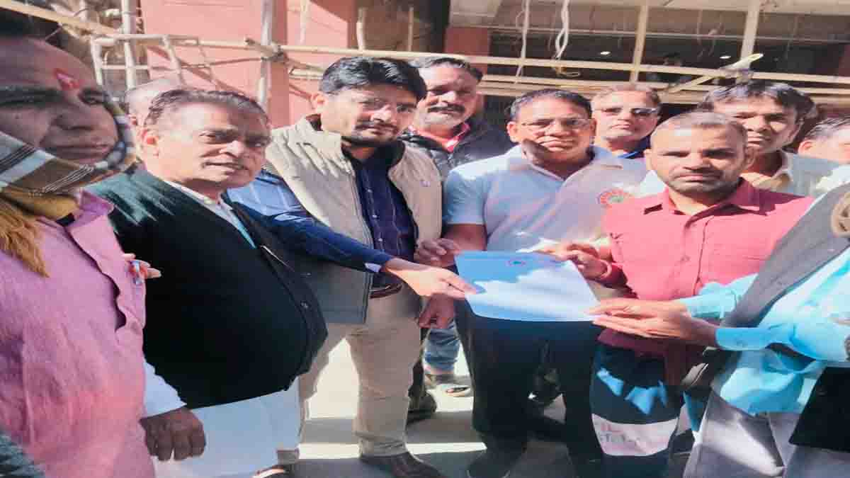 राष्ट्रपिता महात्मा गाँधी की प्रतिमा से छेडछाड बर्दाश्त नहीं: Rajkumar ...