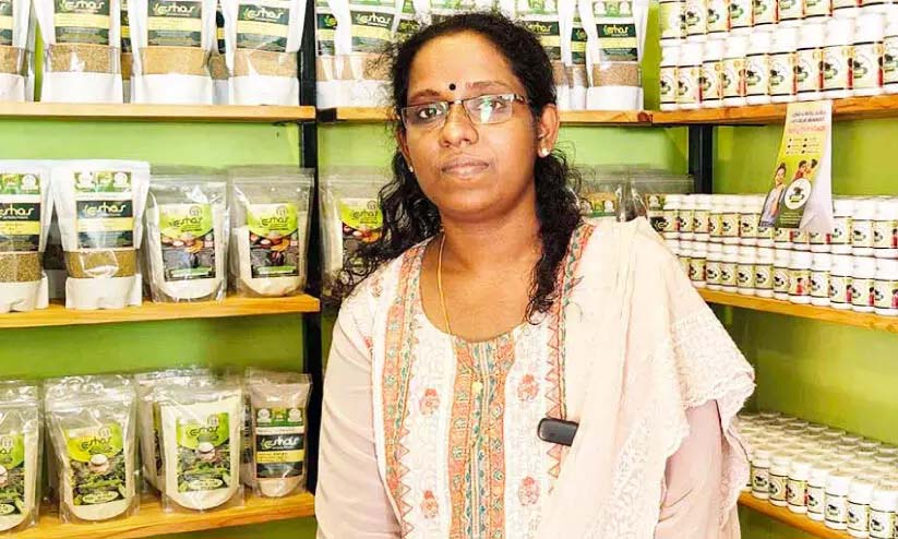 Kerala : चंचला ने कनमाशी से मिलेट कैफे तक बनाई सफलता की राह | Kerala ...