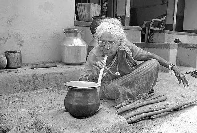 Tamil Nadu : लोक गायक कोल्लांगुडी करुपाई का निधन | Tamil Nadu: Folk ...