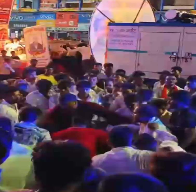 गणेश विसर्जन झांकी में मारपीट का वीडियो वायरल, माहौल बिगाड़ने की कोशिश ...