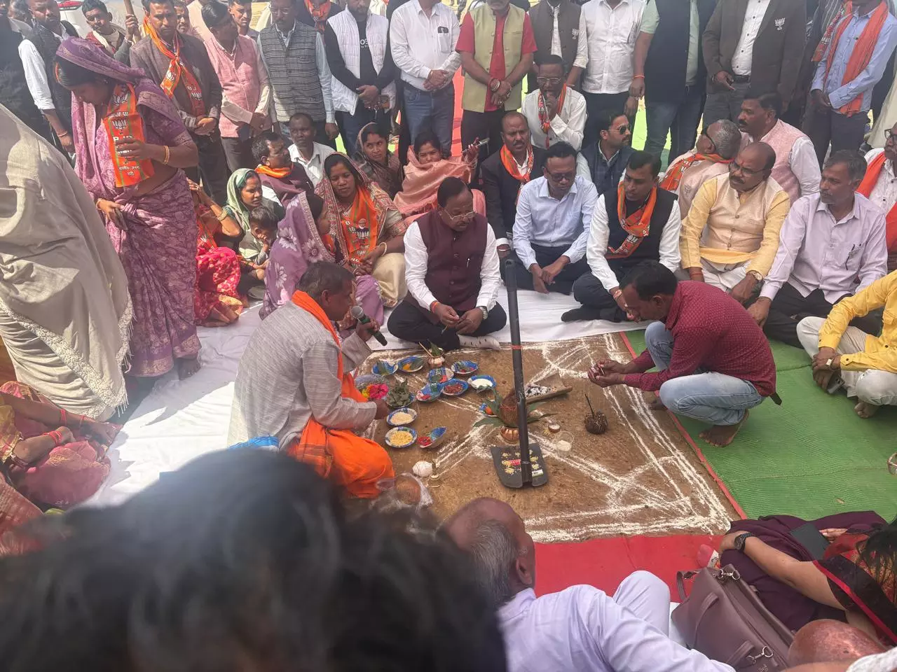 मंत्री राम विचार नेताम ने धोन्धा प्रतापपुर में किया कृषि महाविद्यालय का ...